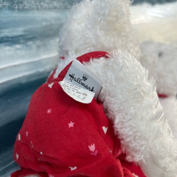 Hallmark | Toys | Hallmark Love And Kiss Kiss Bears | Poshmark